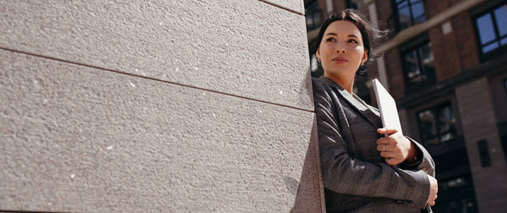 looking around corner